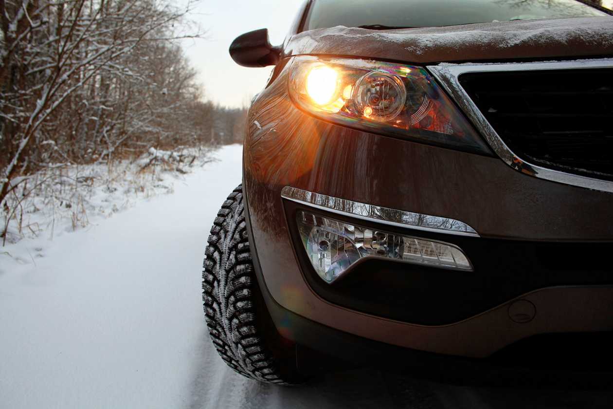 Luces del auto encendidas o apagadas: ¿Cuándo hacerlo?
