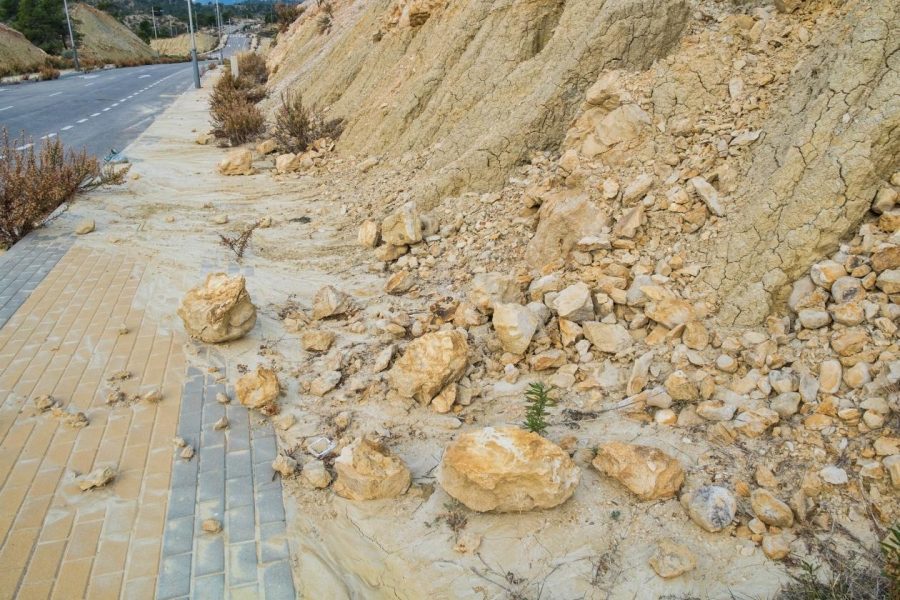 Peligro de derrumbe: cómo evitar accidentes en auto