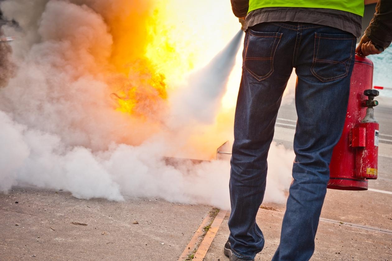 Extintor de fuego, ¿Cuál usar para evitar un incendio en casa?